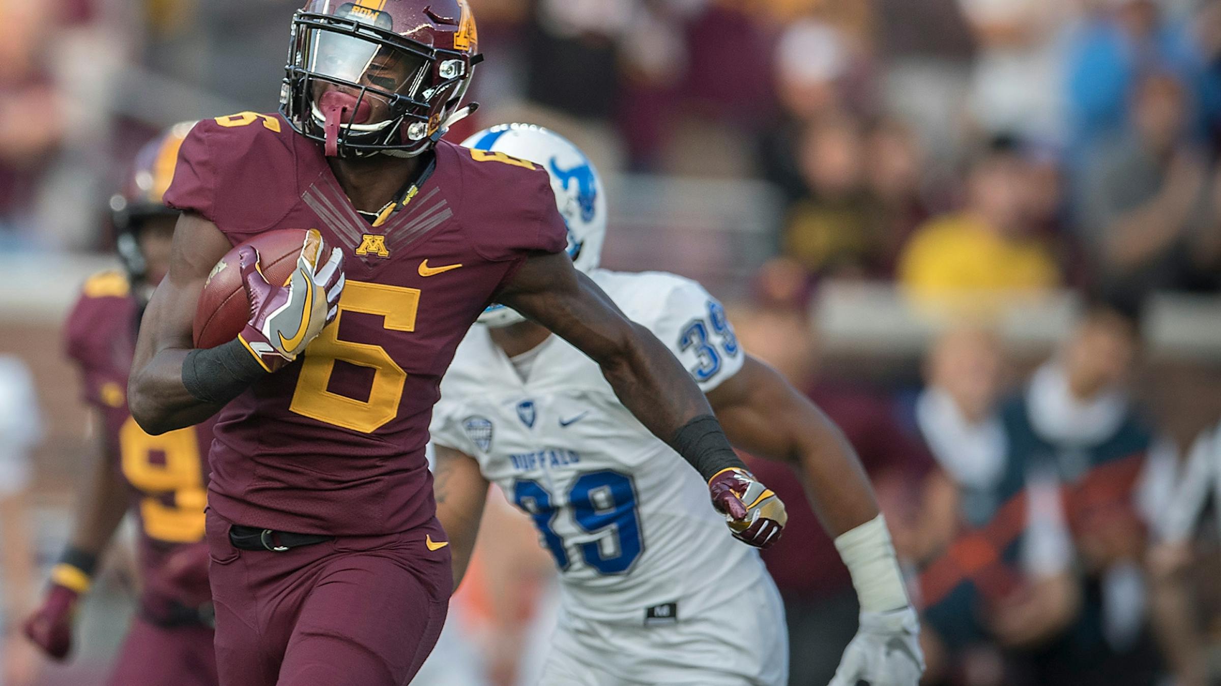 Gophers' Tyler Johnson emerges as playmaker in opening half