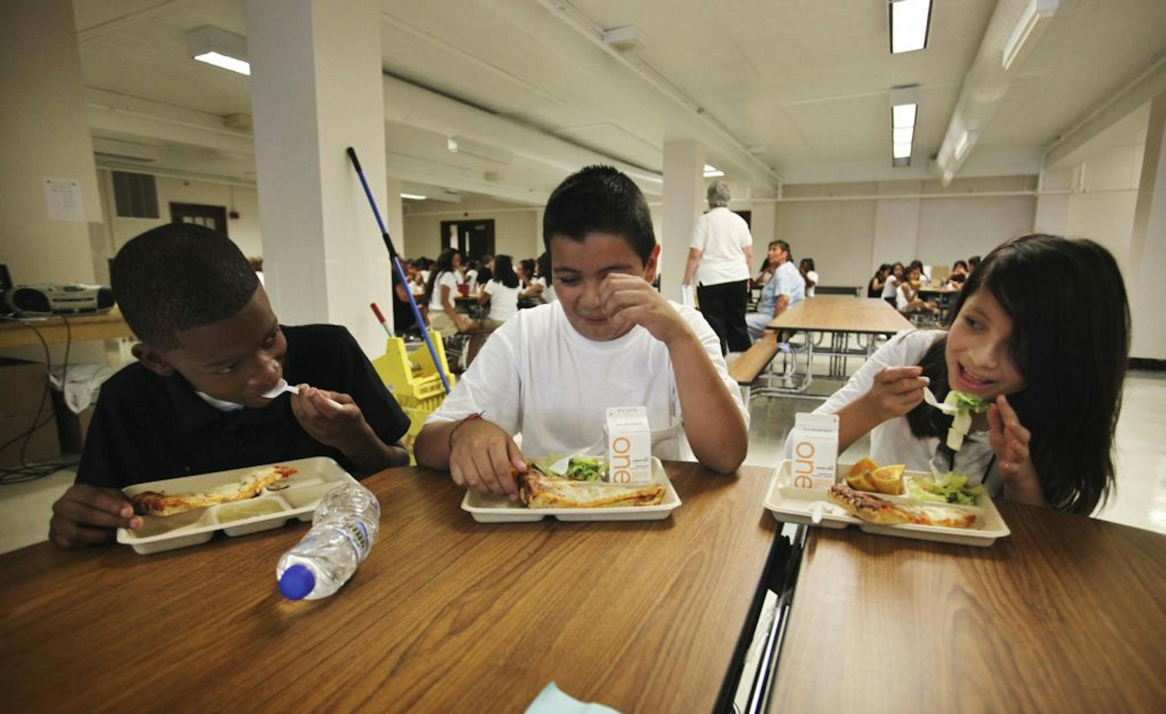 Lunchroom menus push healthy foods