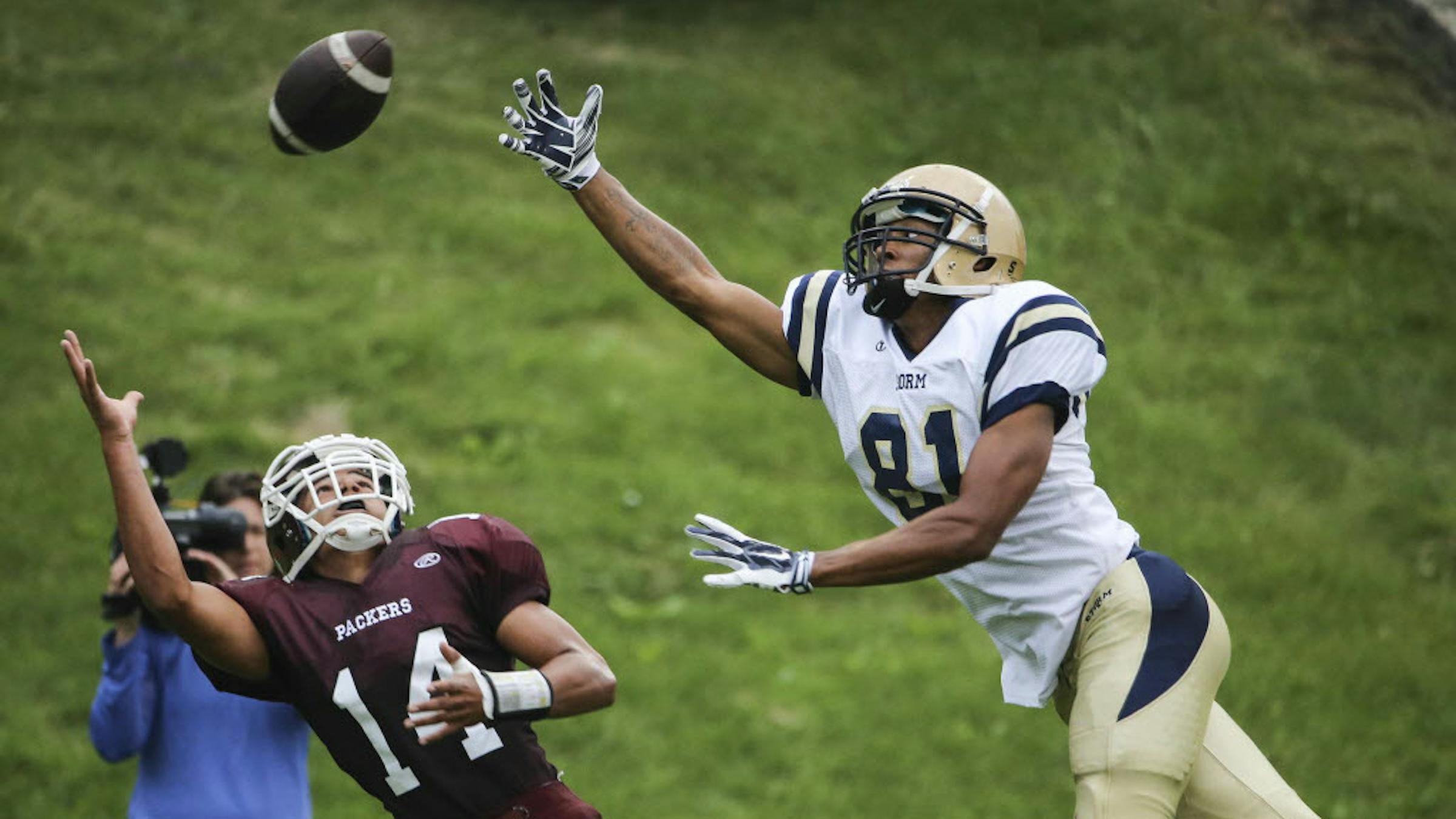 Scoggins: As football begins, a time to honor and remember at ...