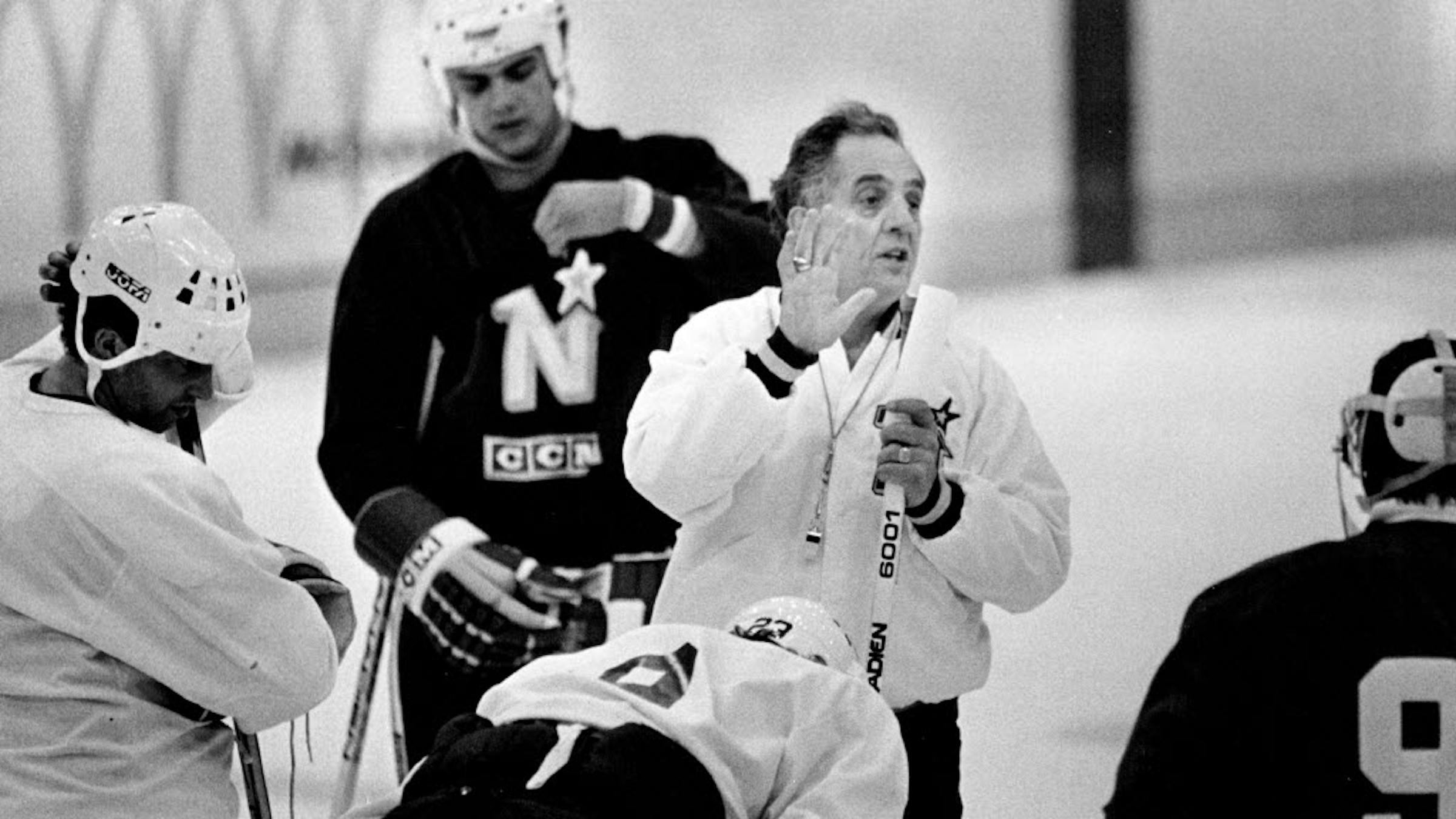 Hockey legend Glen Sonmor had storied career