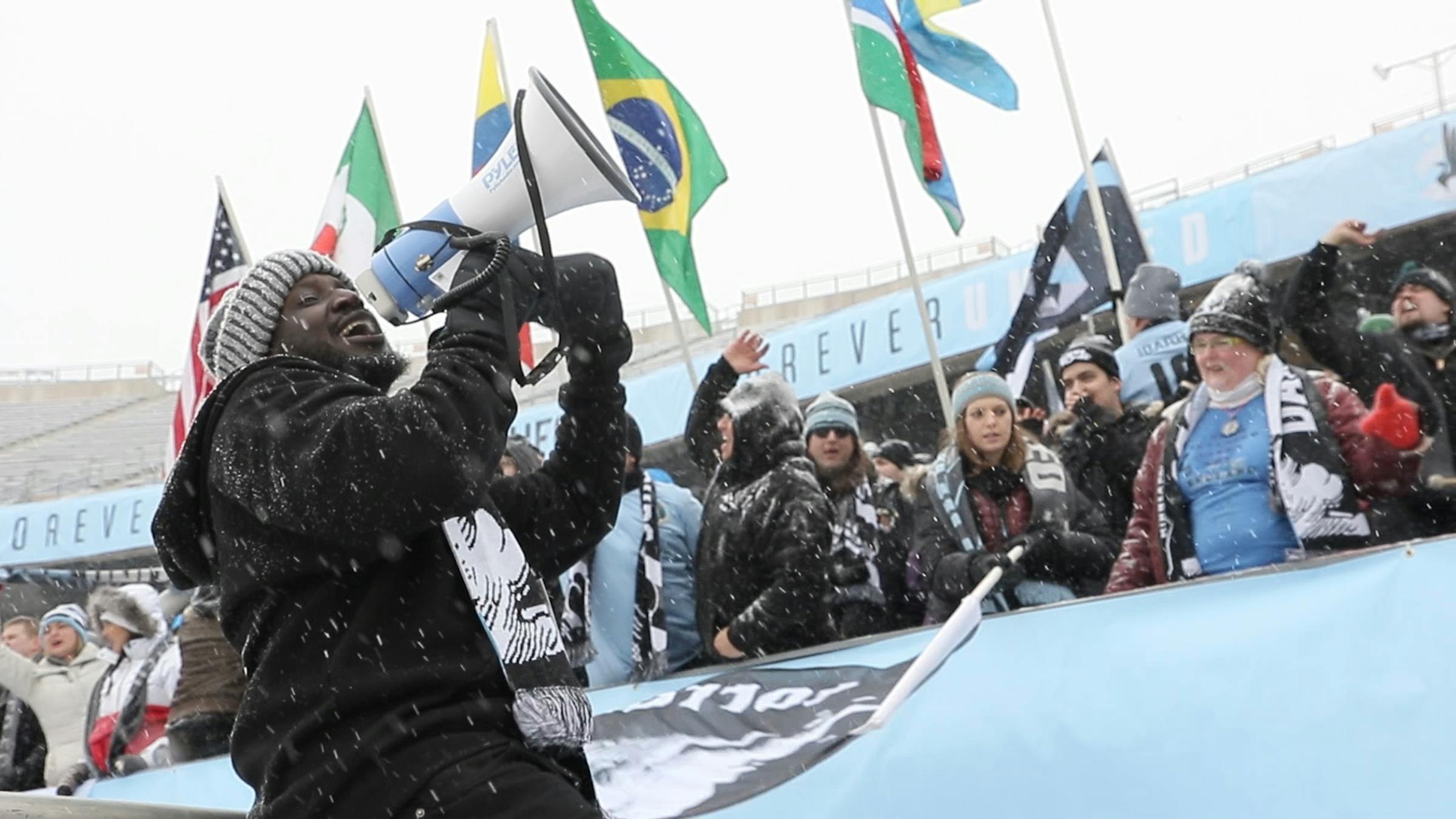 Minnesota soccer fans celebrate first Loons home game amid snowflakes, cold